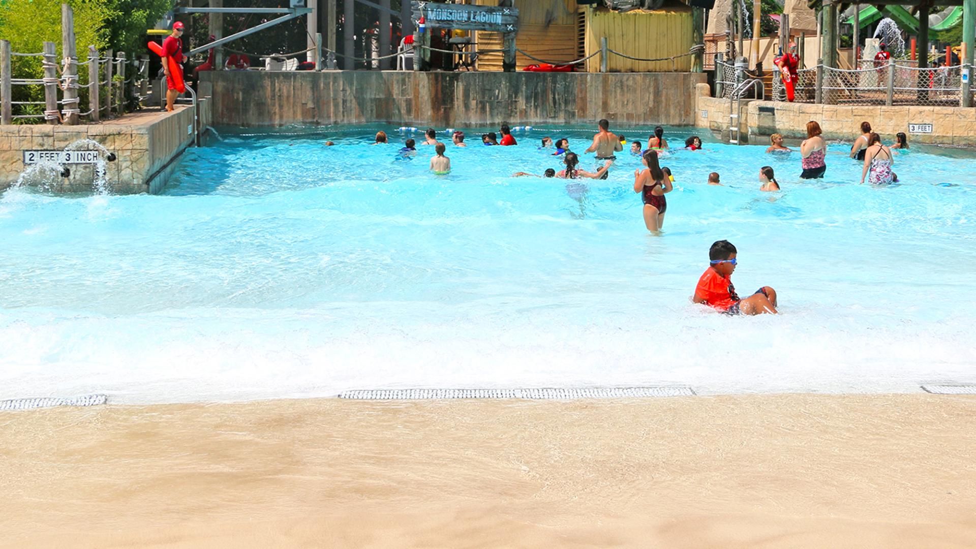 Six Flags New England | WaveTek